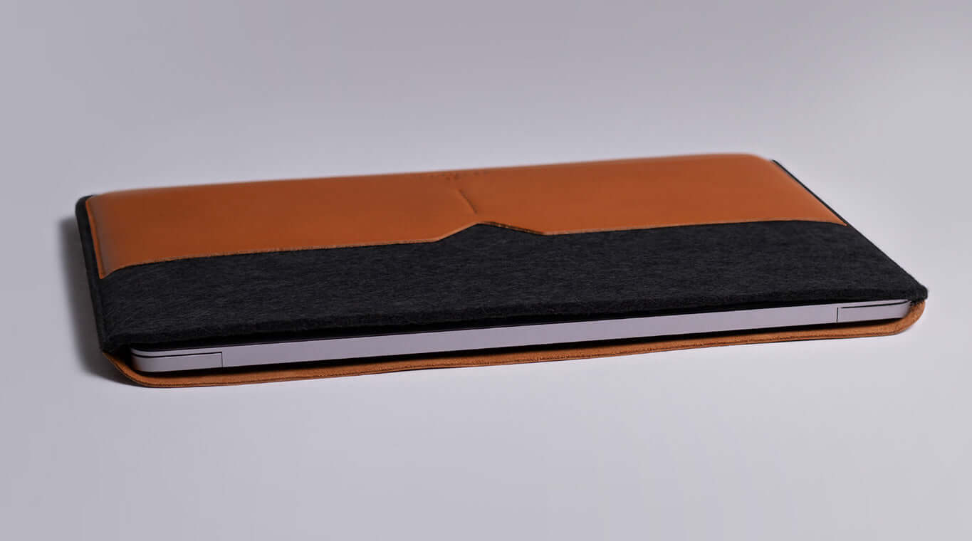 Leather MacBook Sleeve Black Edition | Harber London