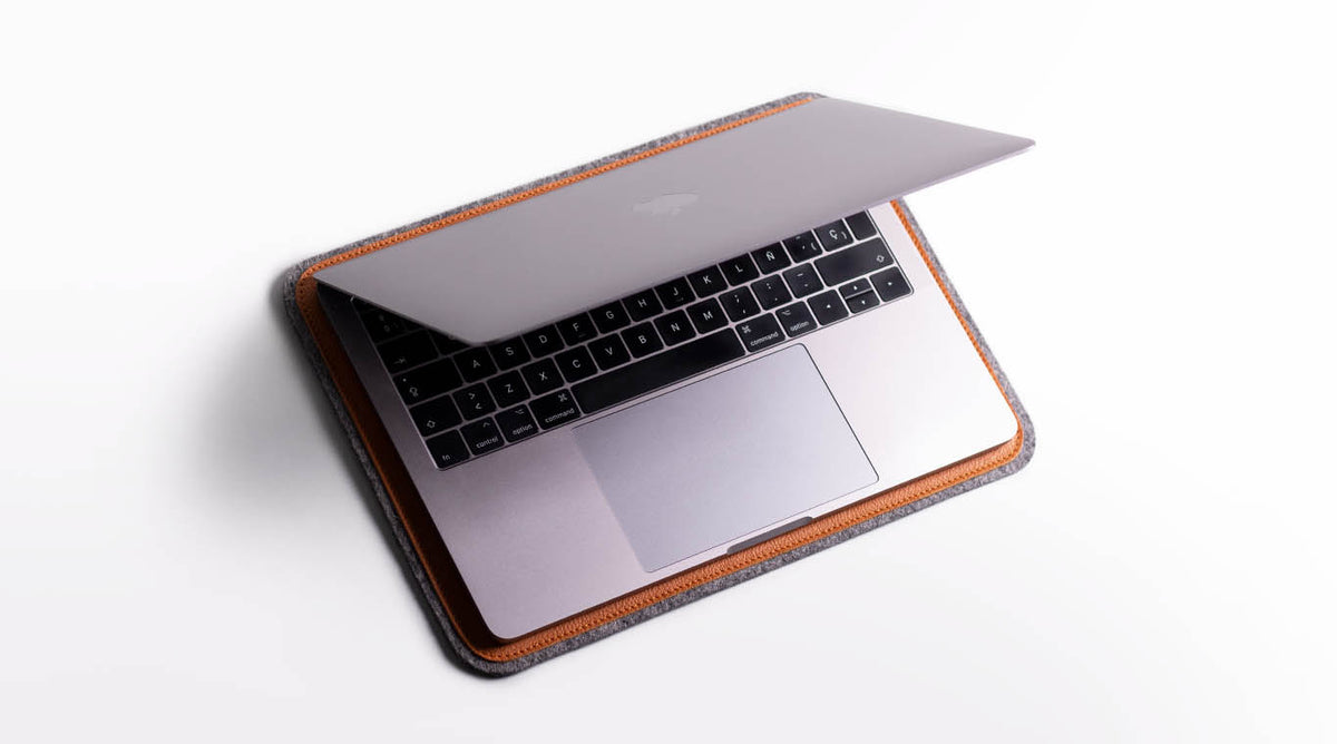 Leather MacPad for 13" and 16" Laptops | Harber London